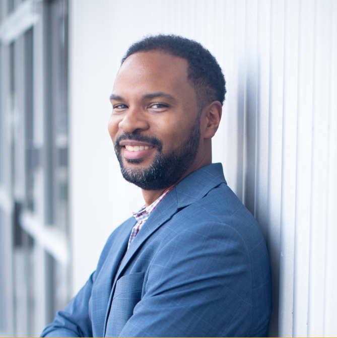 Ken Elliott receives the Yoast Care fund for his contribution to the ...