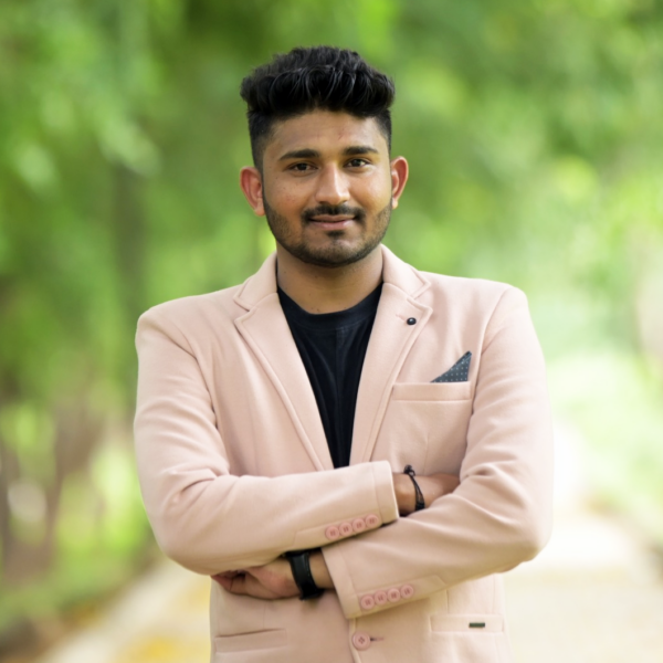 Pravin Parmar receives the Yoast Care fund for his contribution to the WordPress community • Yoast